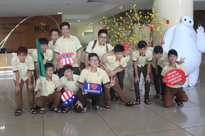 Tham quan trường Đại học SaigonTech - Trường THPT Đông Dương